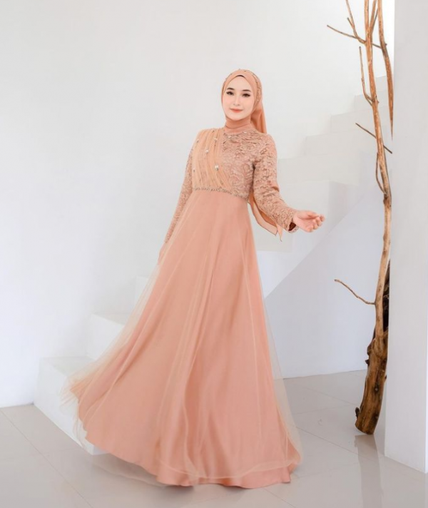 Gaun Bridesmaid Dengan Potongan A Line - Desain id